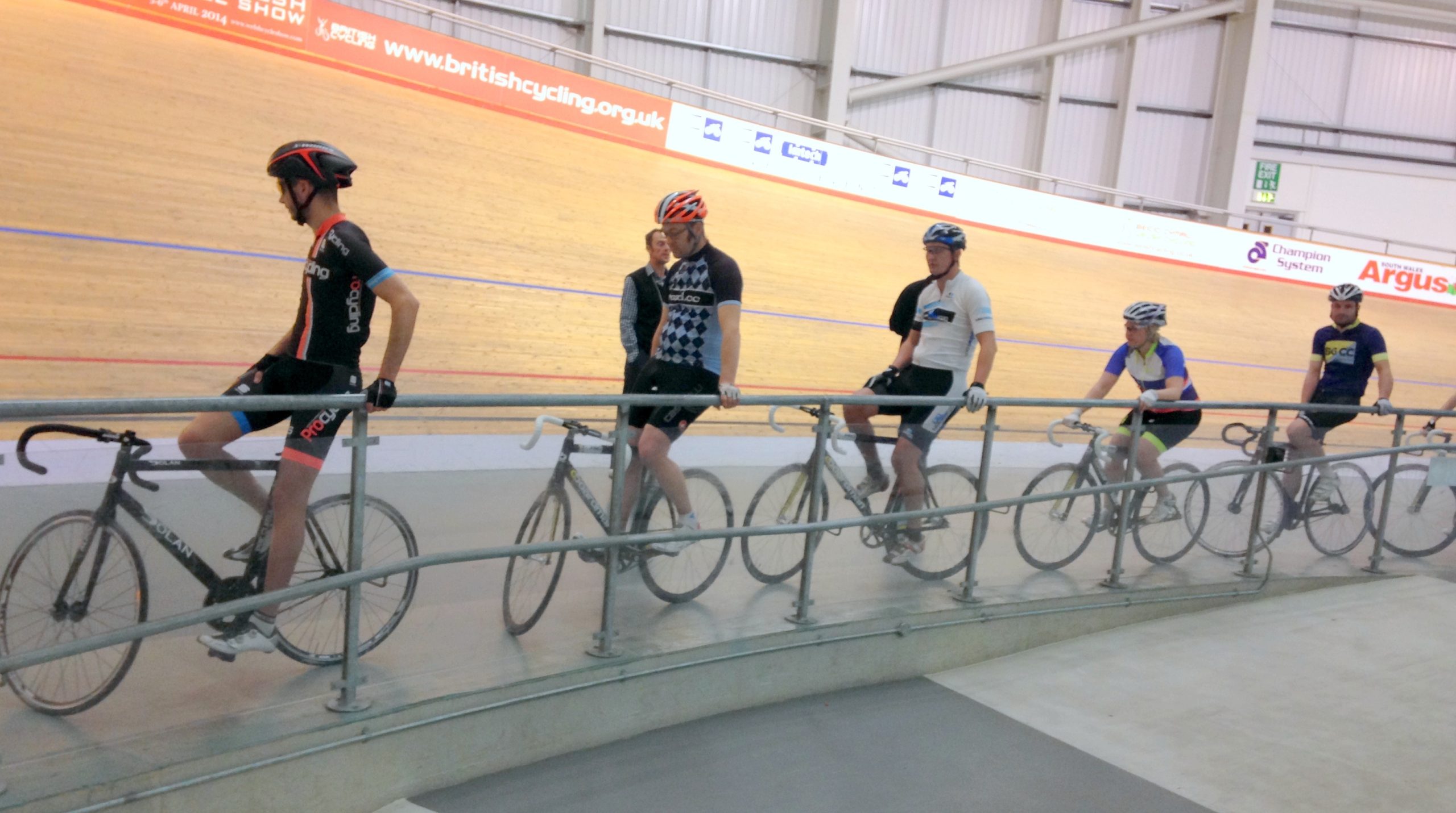 Track Cycling for Beginners: Top Tips from Paralympi...
